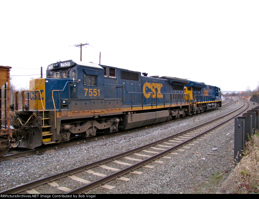 CSX 7551 and 3321